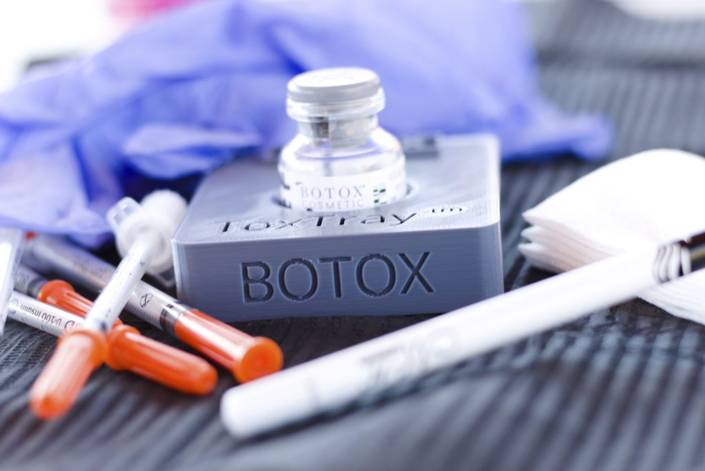 ToxTray Spill Reducing Neurotoxin Vial Holder - Aesthetic Record ...